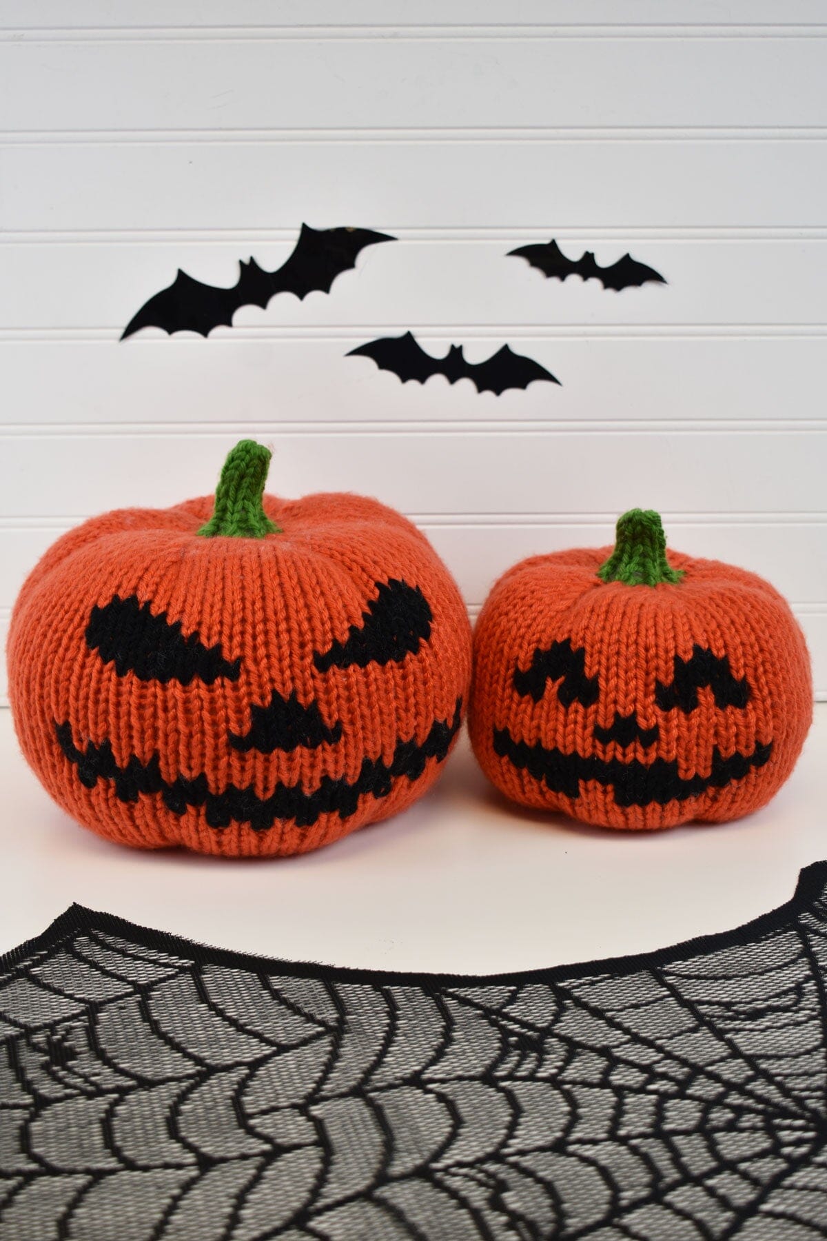 Ghostly Gourds – Universal Yarn