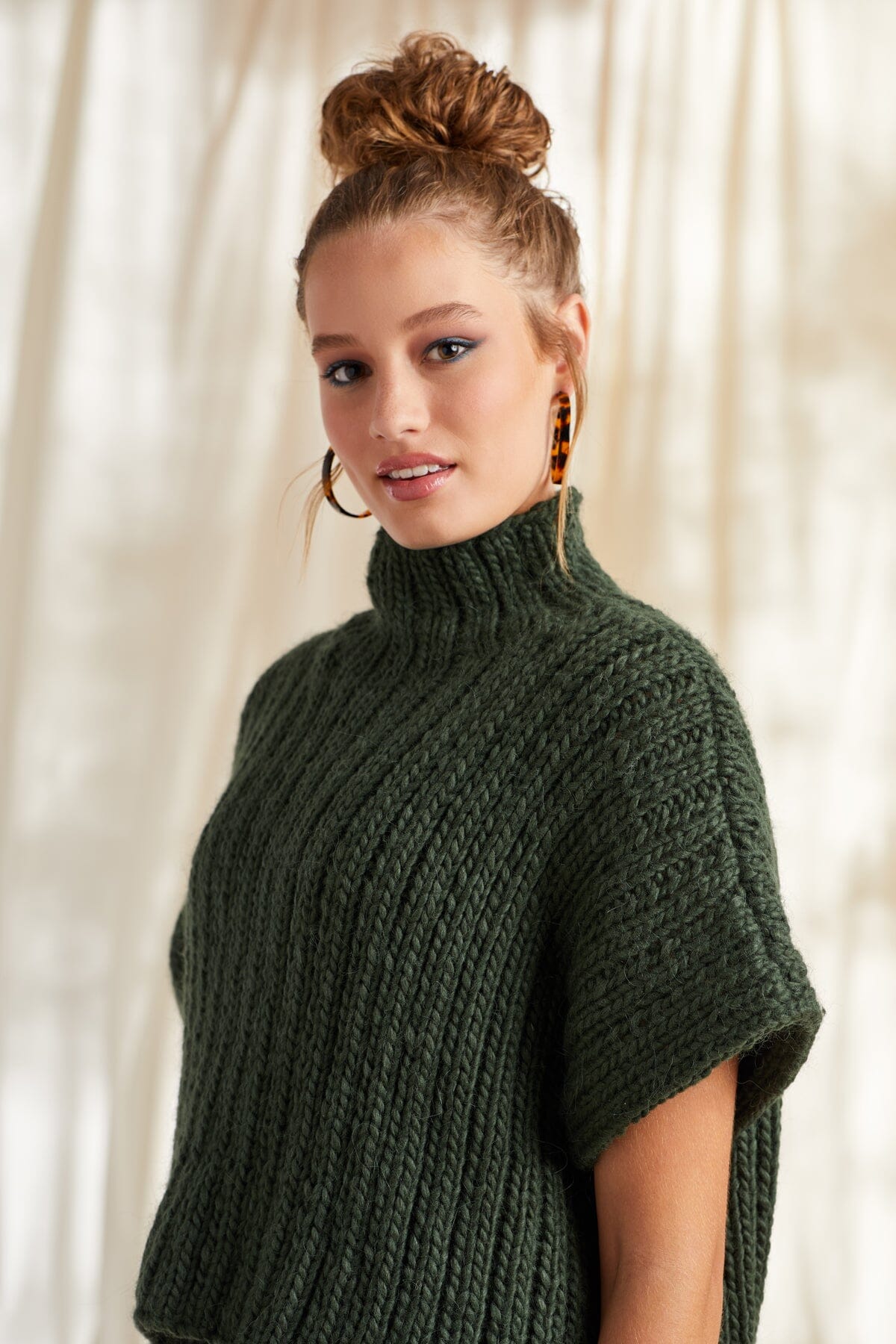 Posh Popover – Universal Yarn