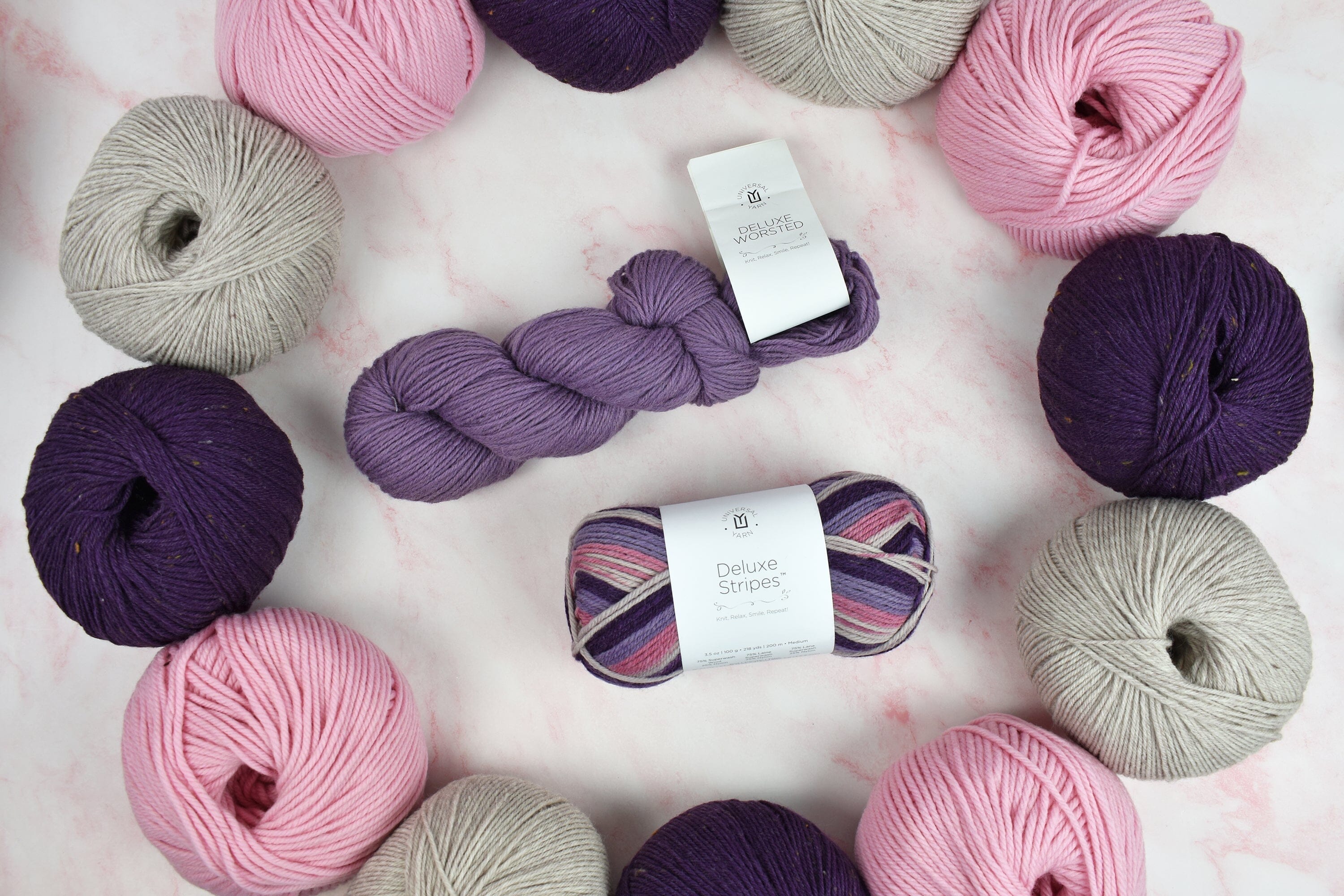 Deluxe Family – Universal Yarn