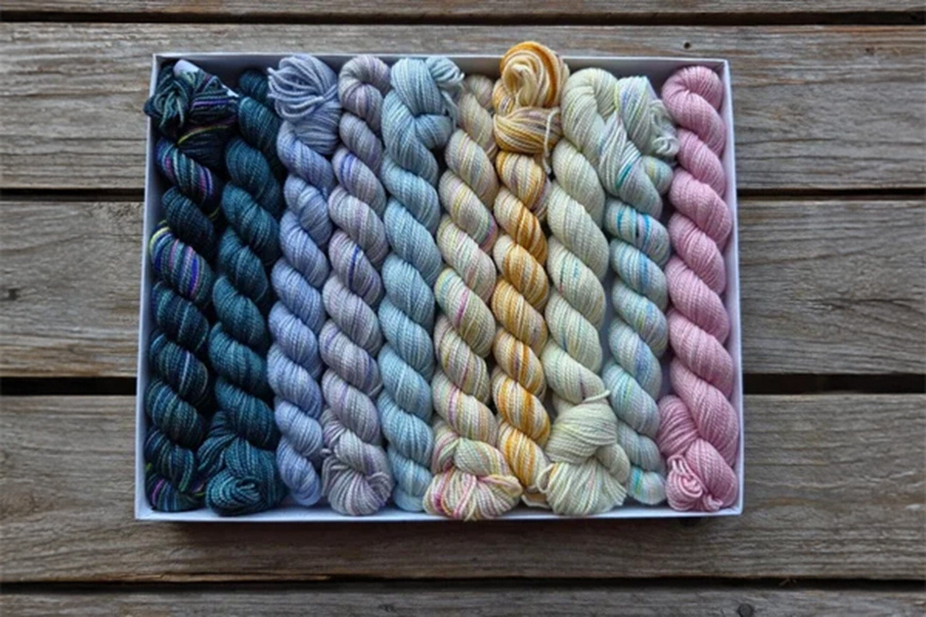 Koigu Yarns – Universal Yarn