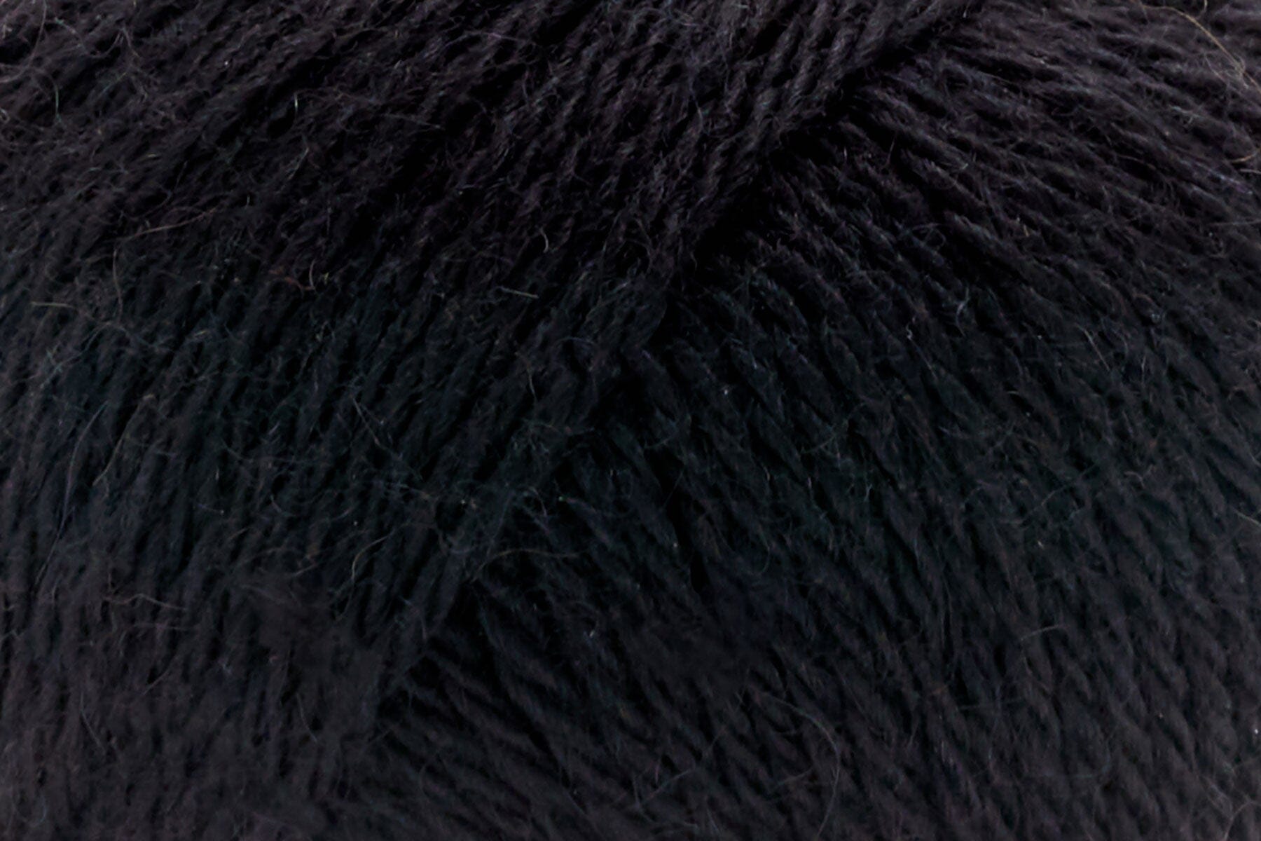 Fawning – Universal Yarn