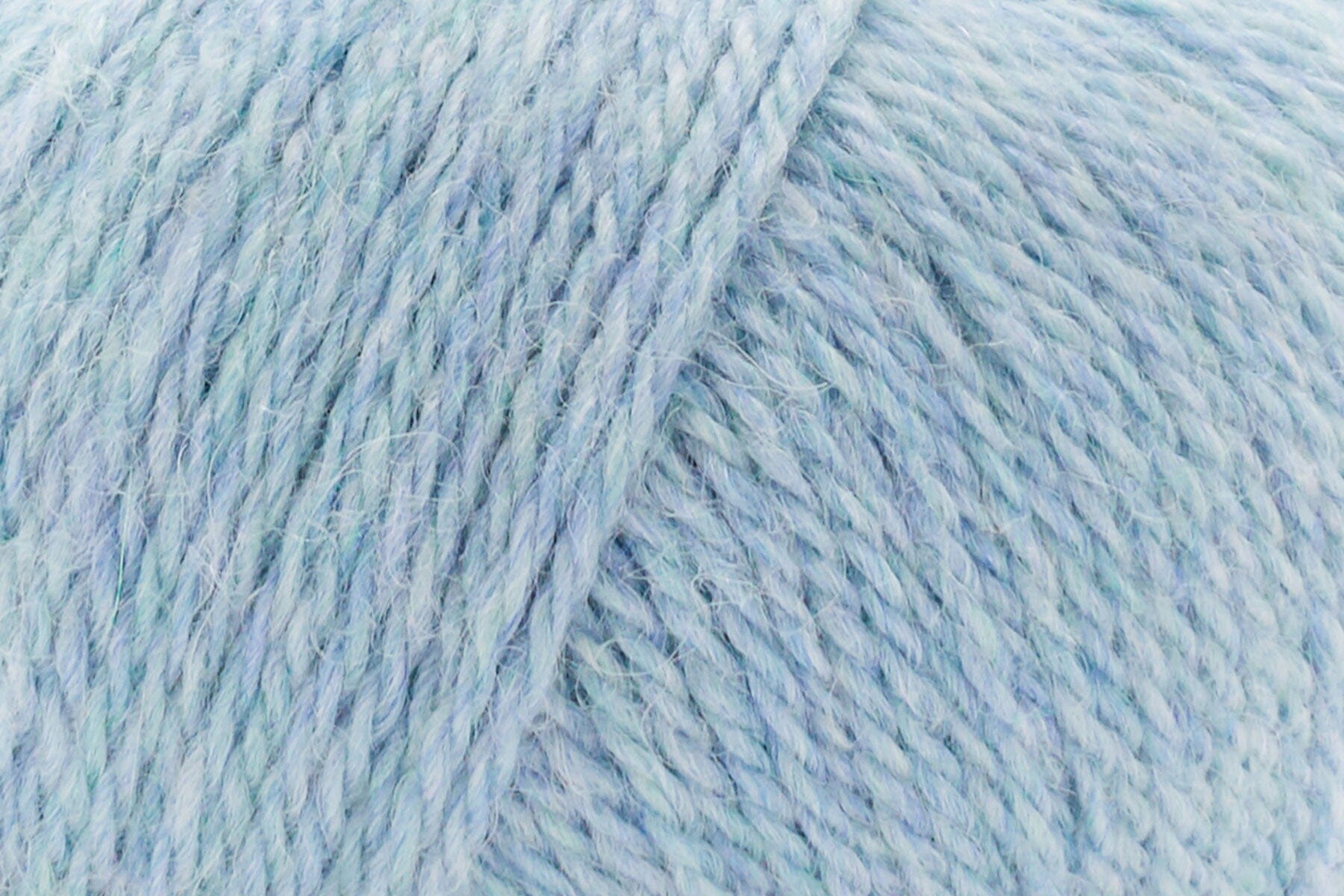 Fawning – Universal Yarn
