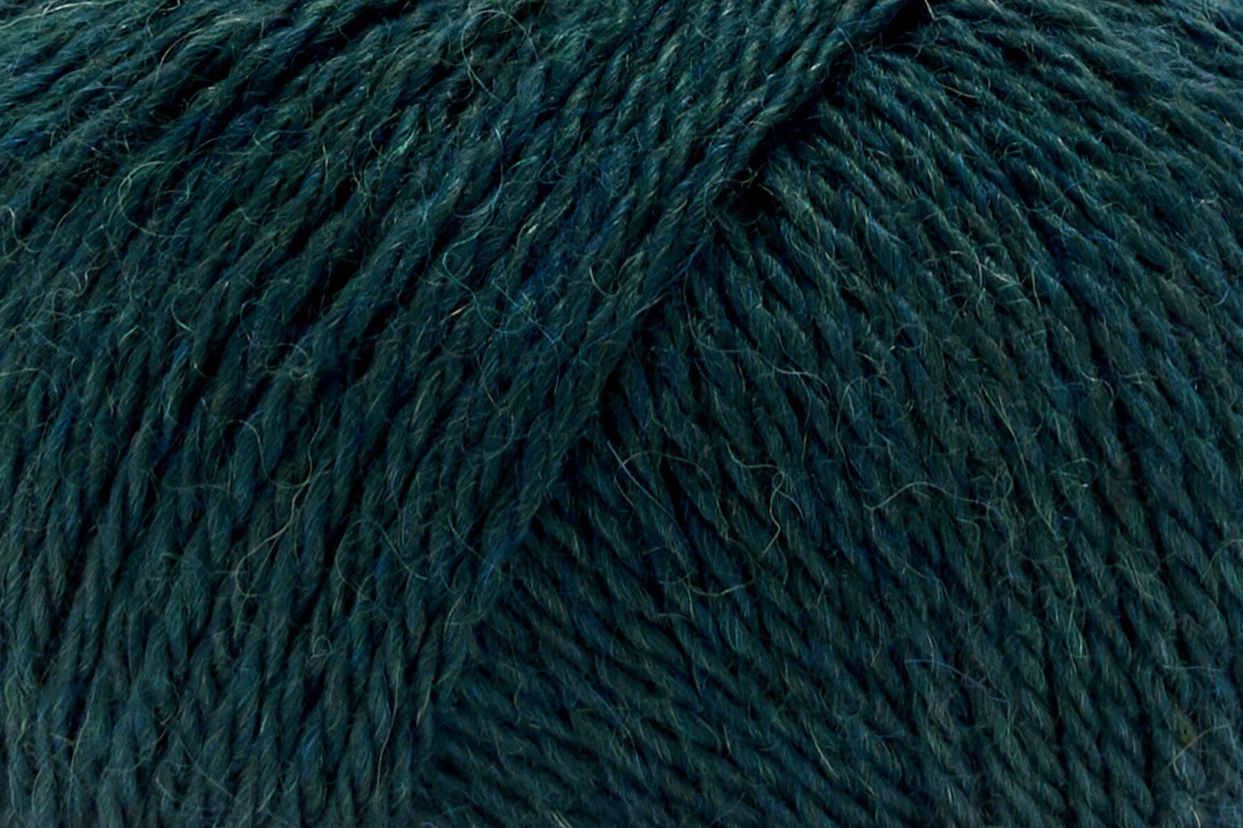 Fawning – Universal Yarn
