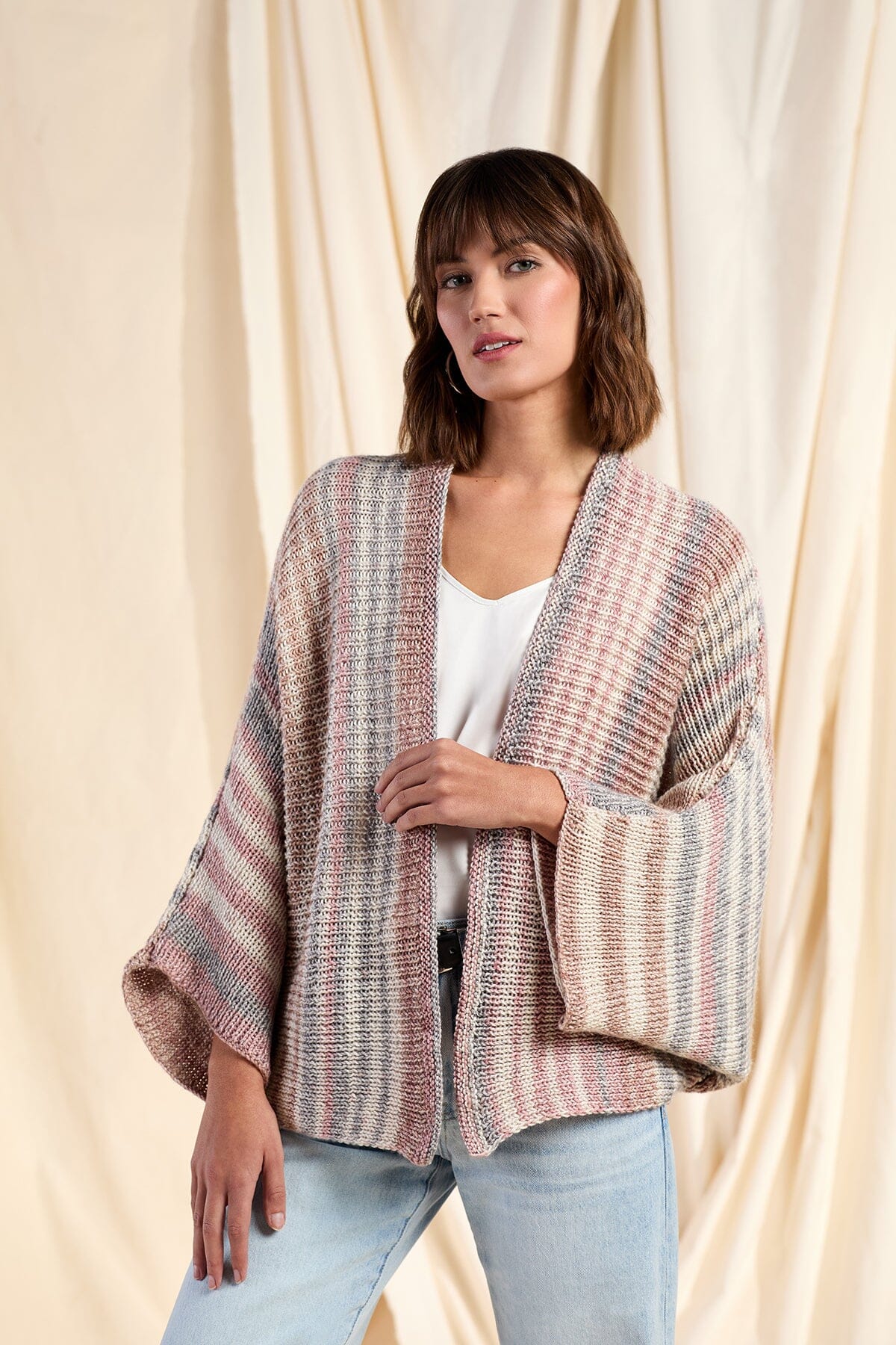 Sideways Ribbed Shrug – Universal Yarn