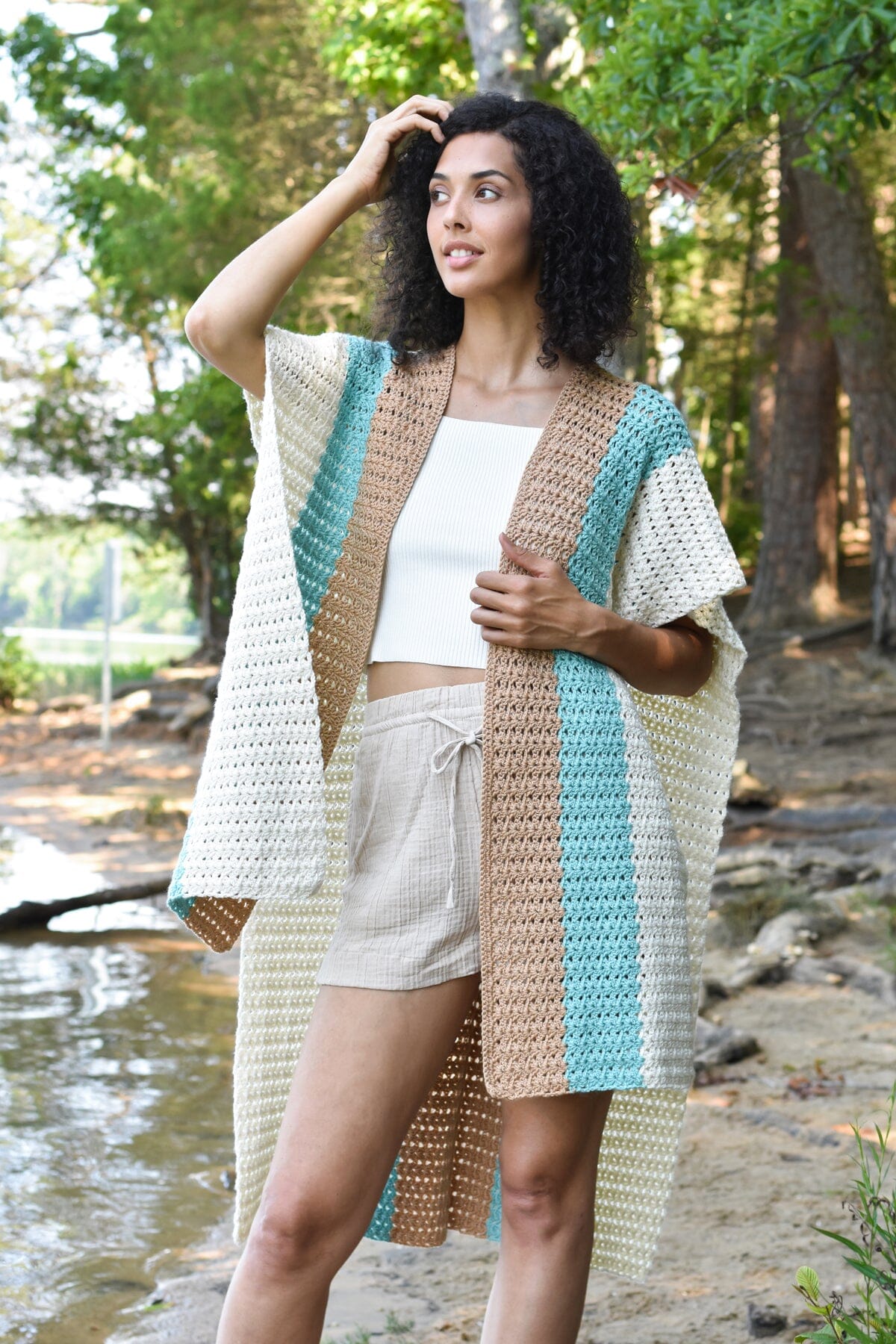 Subtle Shell Ruana – Universal Yarn