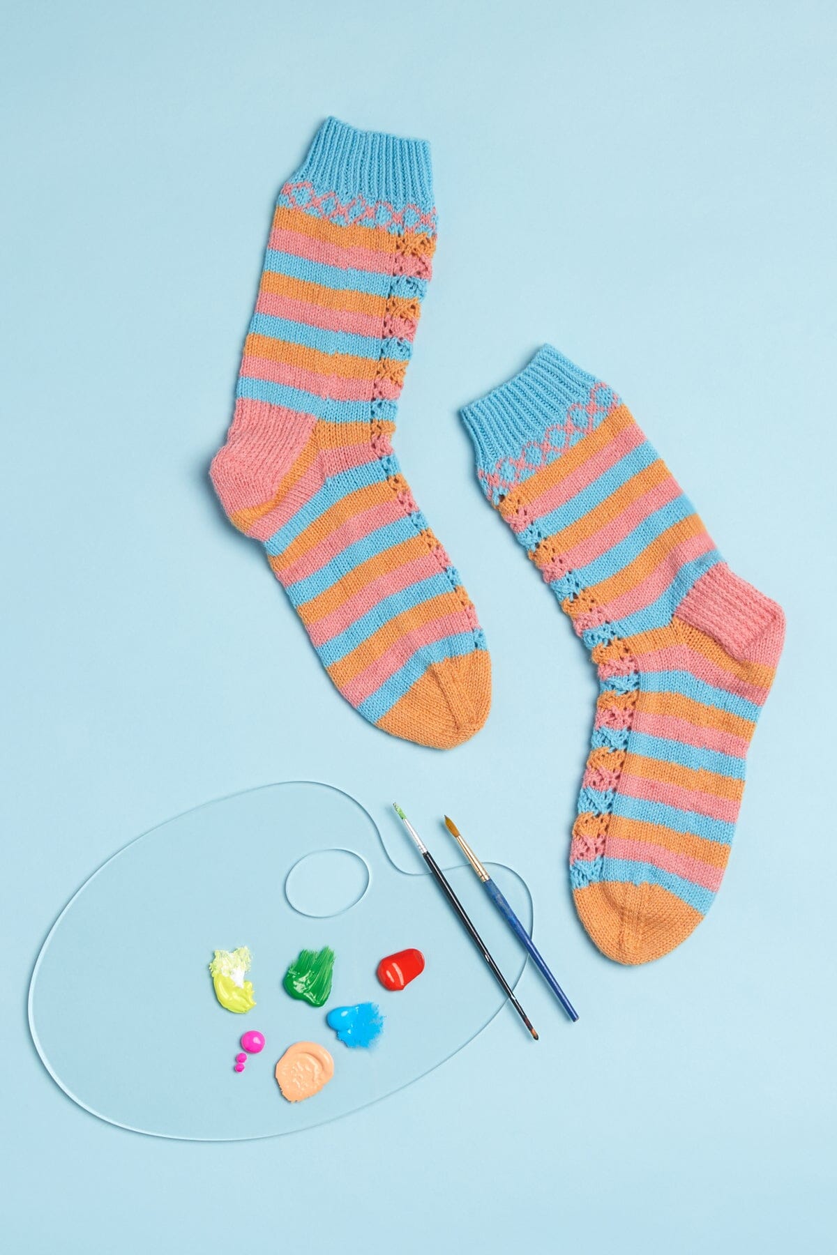 Tempera Socks – Universal Yarn