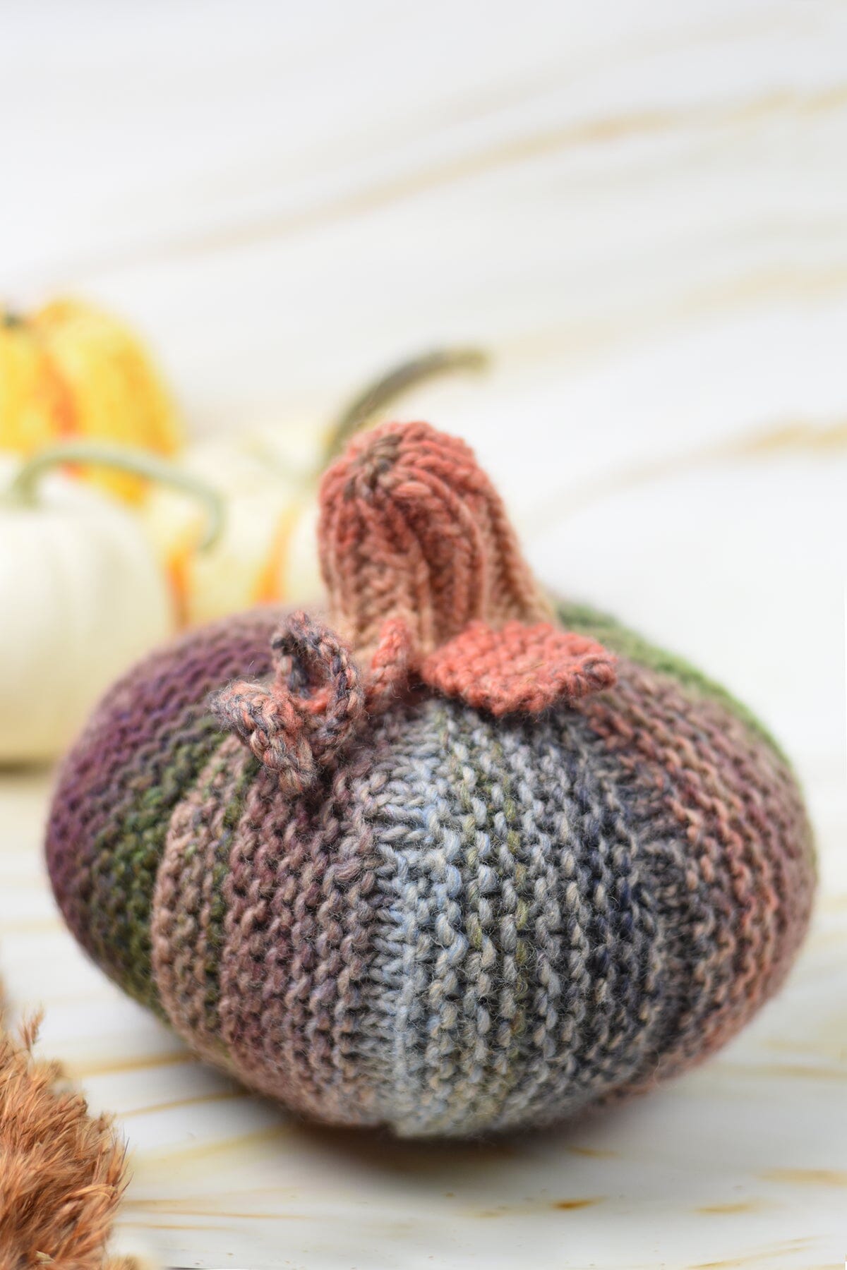 Wee Pumpkin – Universal Yarn