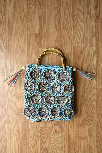 Tiki Tote – Universal Yarn