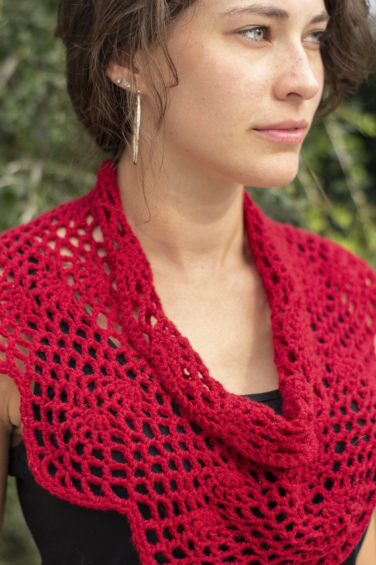 Crimson Cowl – Universal Yarn