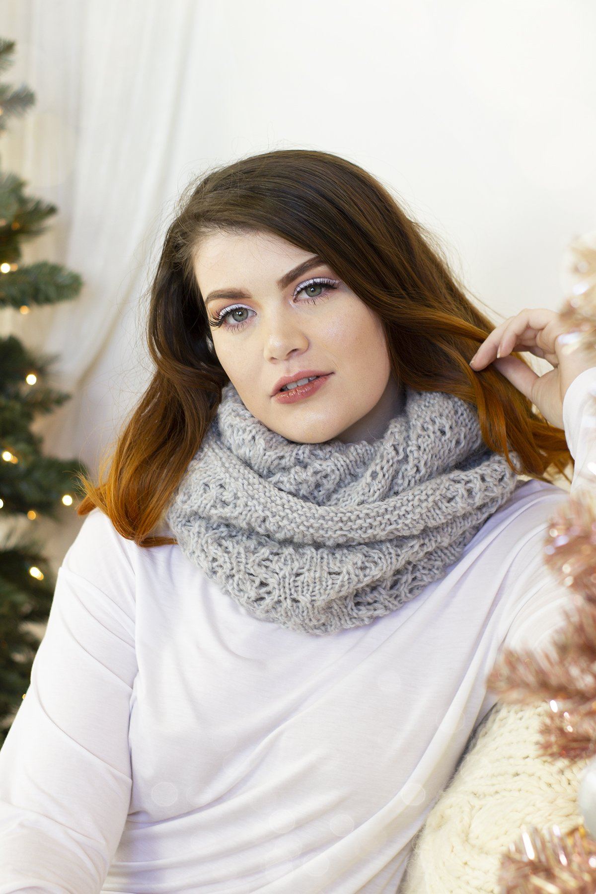 Falling Snow – Universal Yarn