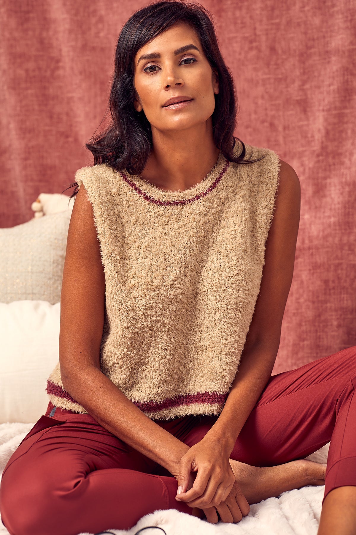 Feathered Vest – Universal Yarn