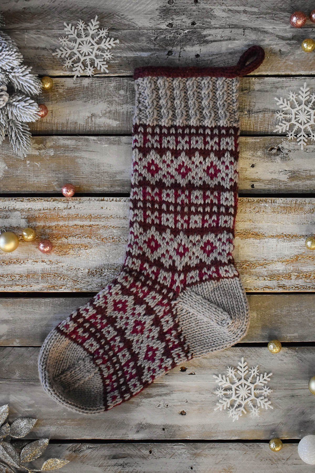 Gingerbread Stocking – Universal Yarn