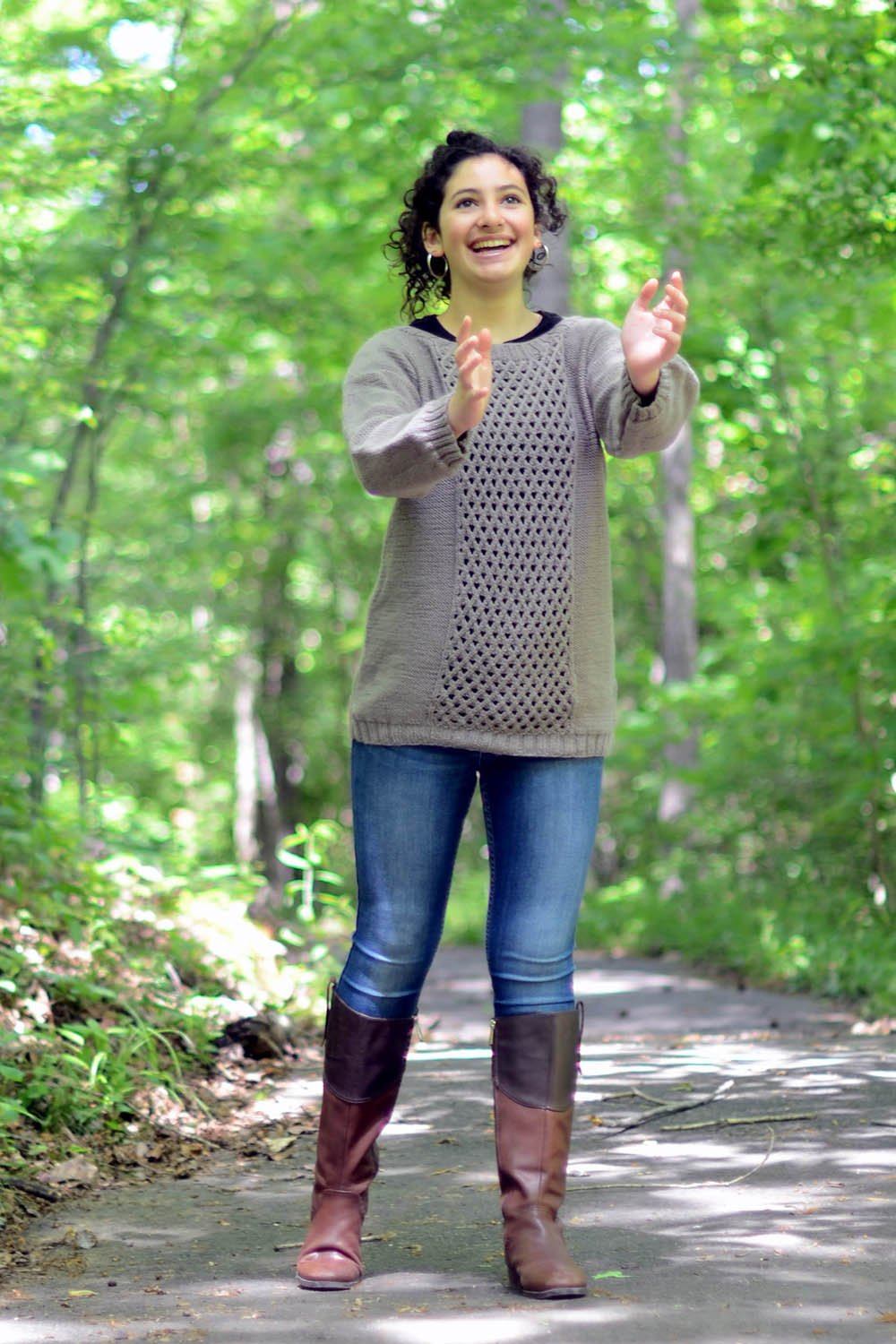 Pebbled Path Pullover – Universal Yarn