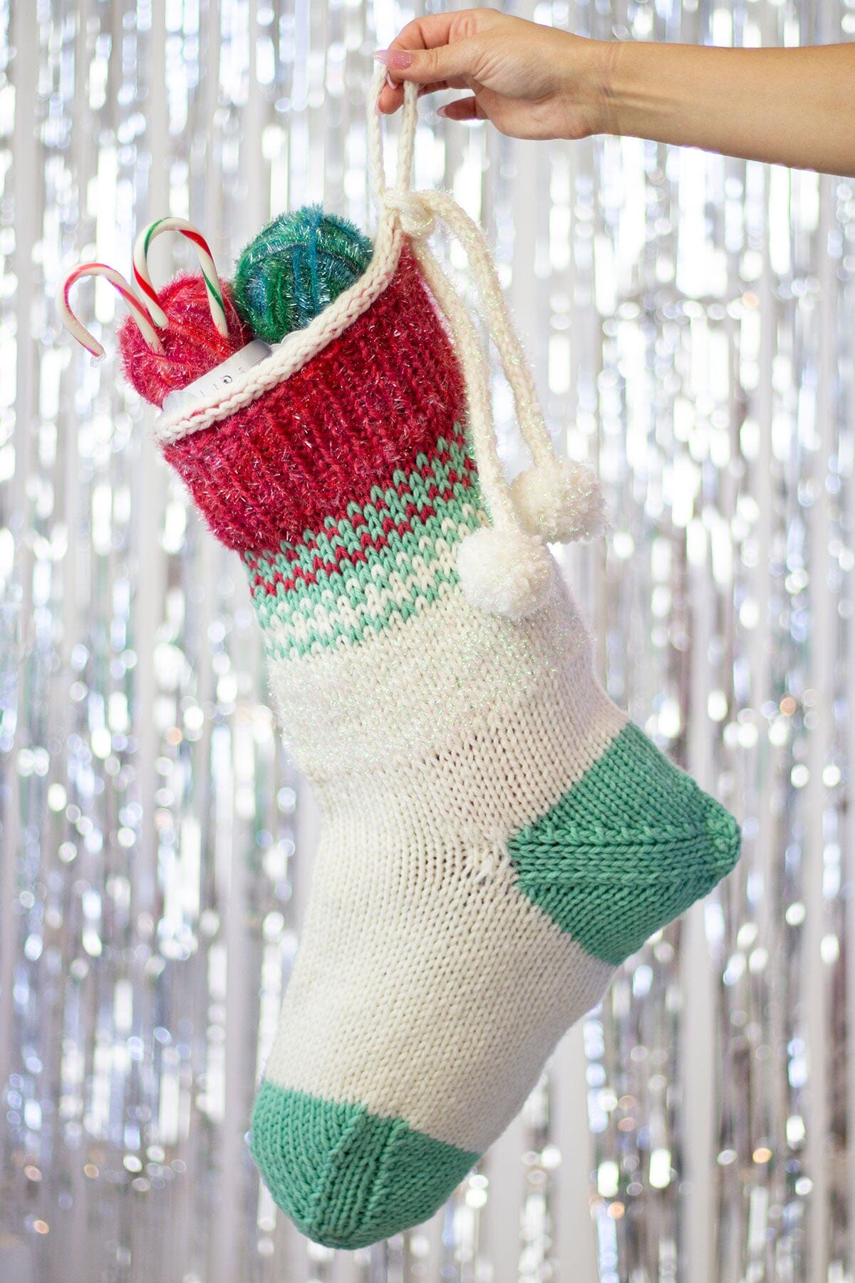 Snow Globe Stocking – Universal Yarn