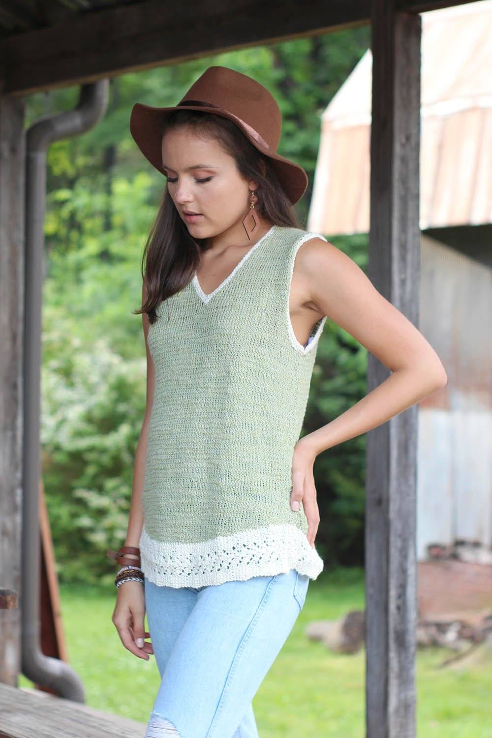 Sonoran Tank – Universal Yarn