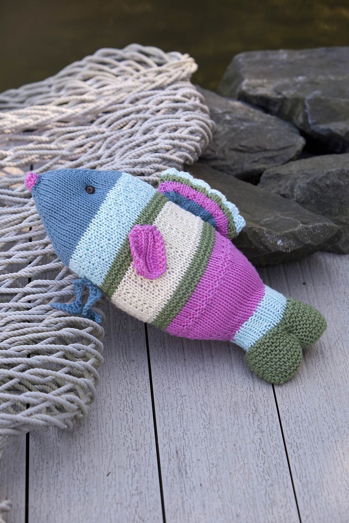 Striped Fish – Universal Yarn