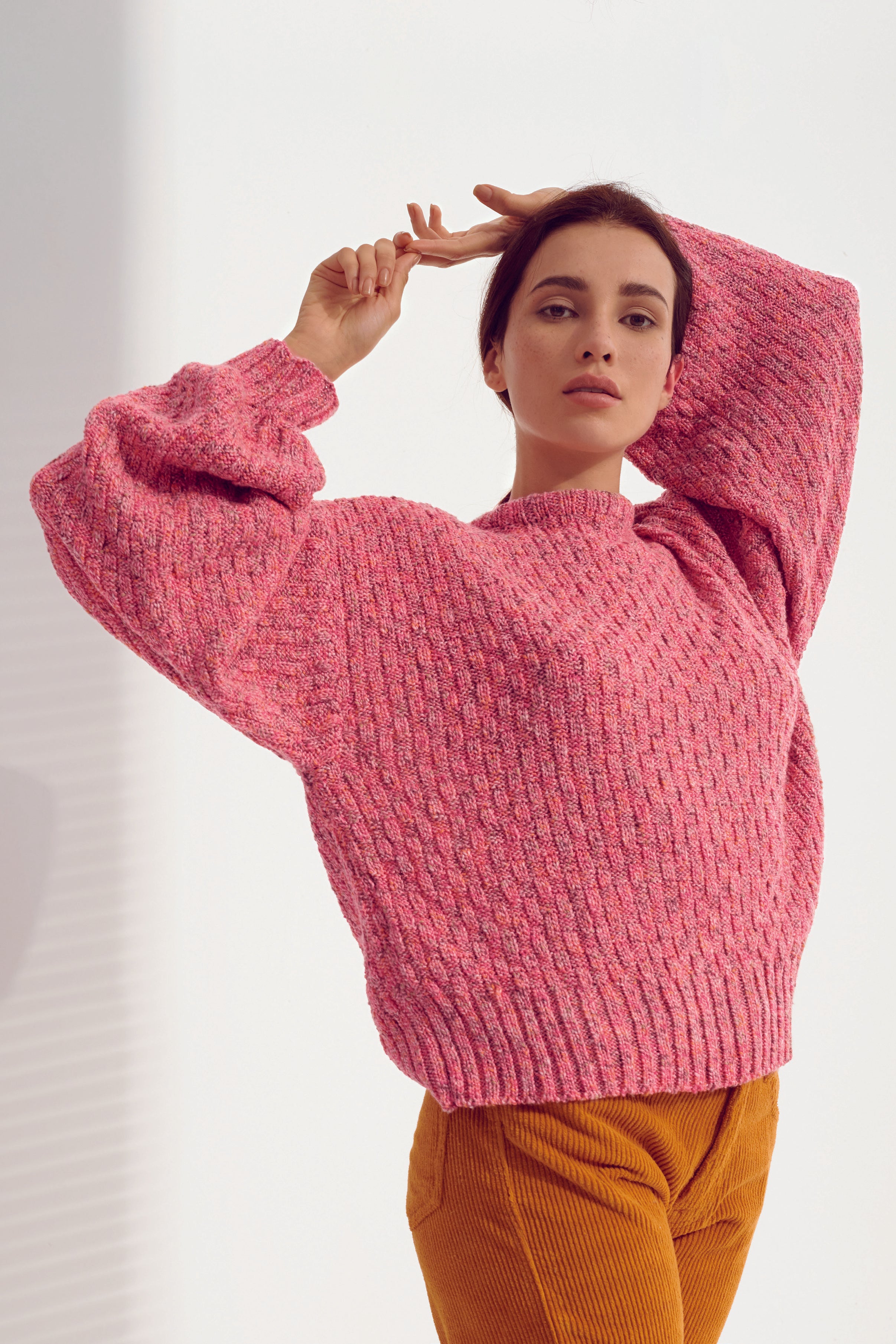 Sweater 1021 – Universal Yarn